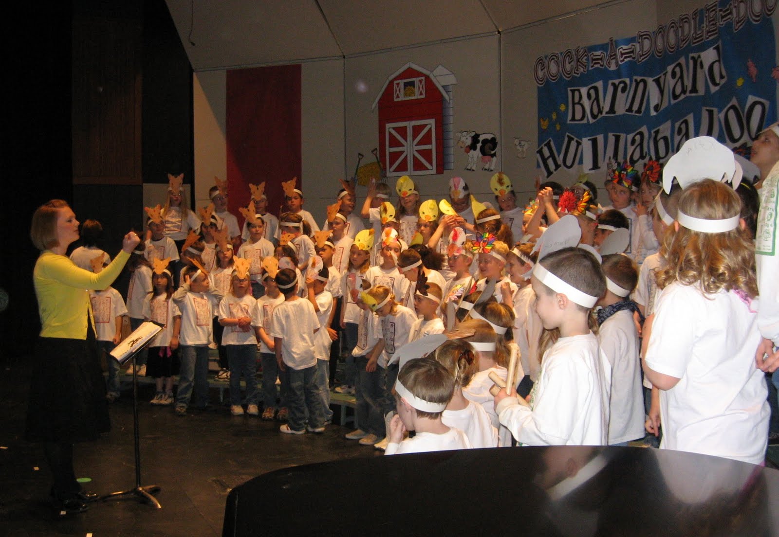 First Grade Fun: Cock-A-Doodle-Doo, Barnyard Hullabaloo!