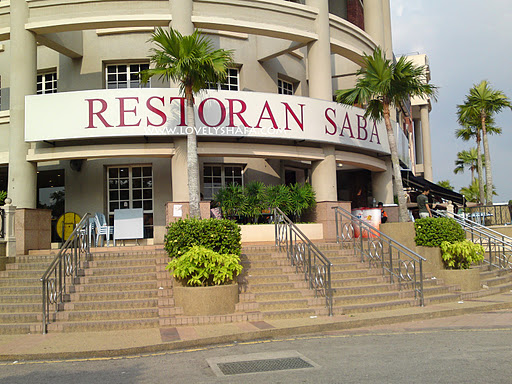 wanita itu aku: RAI YAH DI RESTORAN SABA' CYBERJAYA