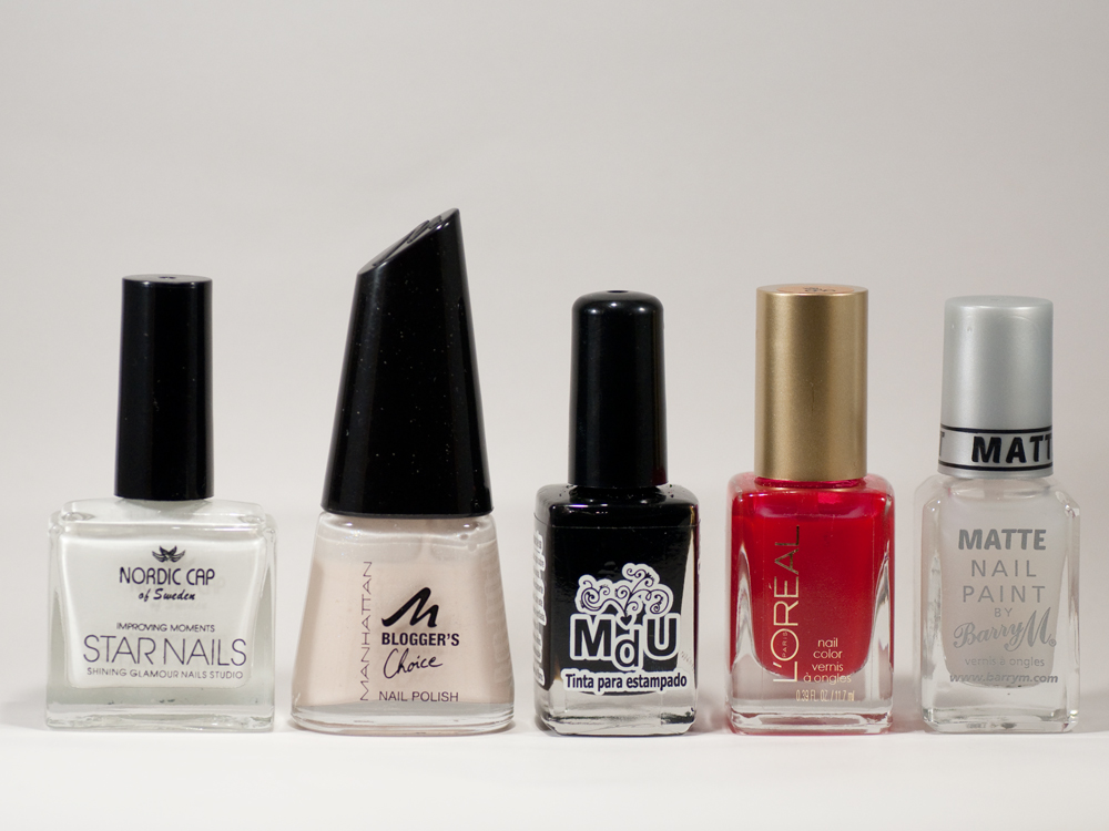 31DC2015: Day 1, Red Nails - May contain traces of polish