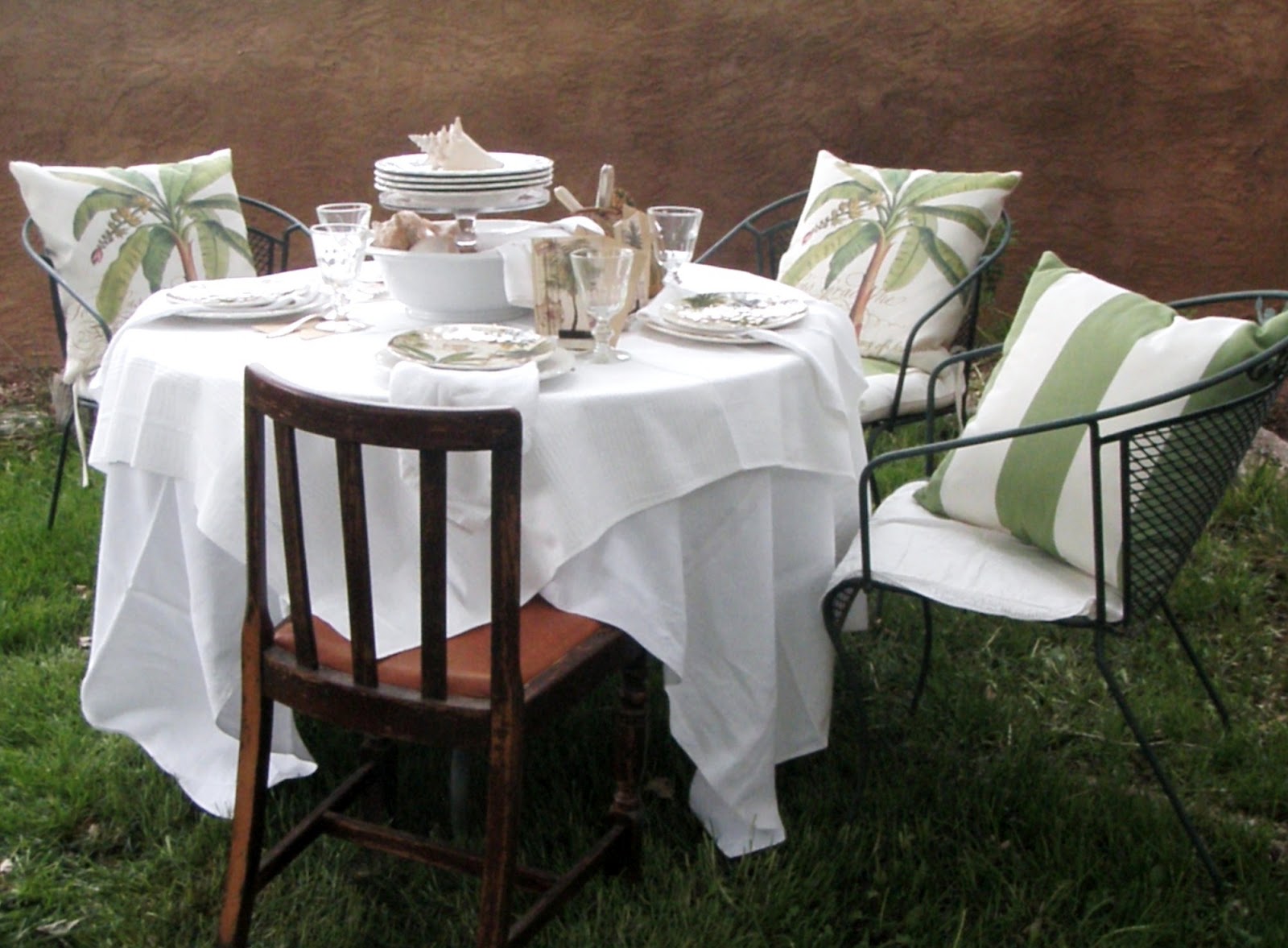 Cabin & Cottage : Safari Tablescape