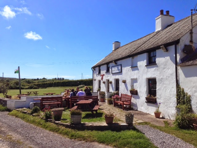 International Alpine Club: The Old Point House, Angle