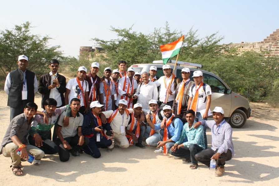 Aum: Photographs ‘Sarhad ko Pranam 2012′ Gujarat Border