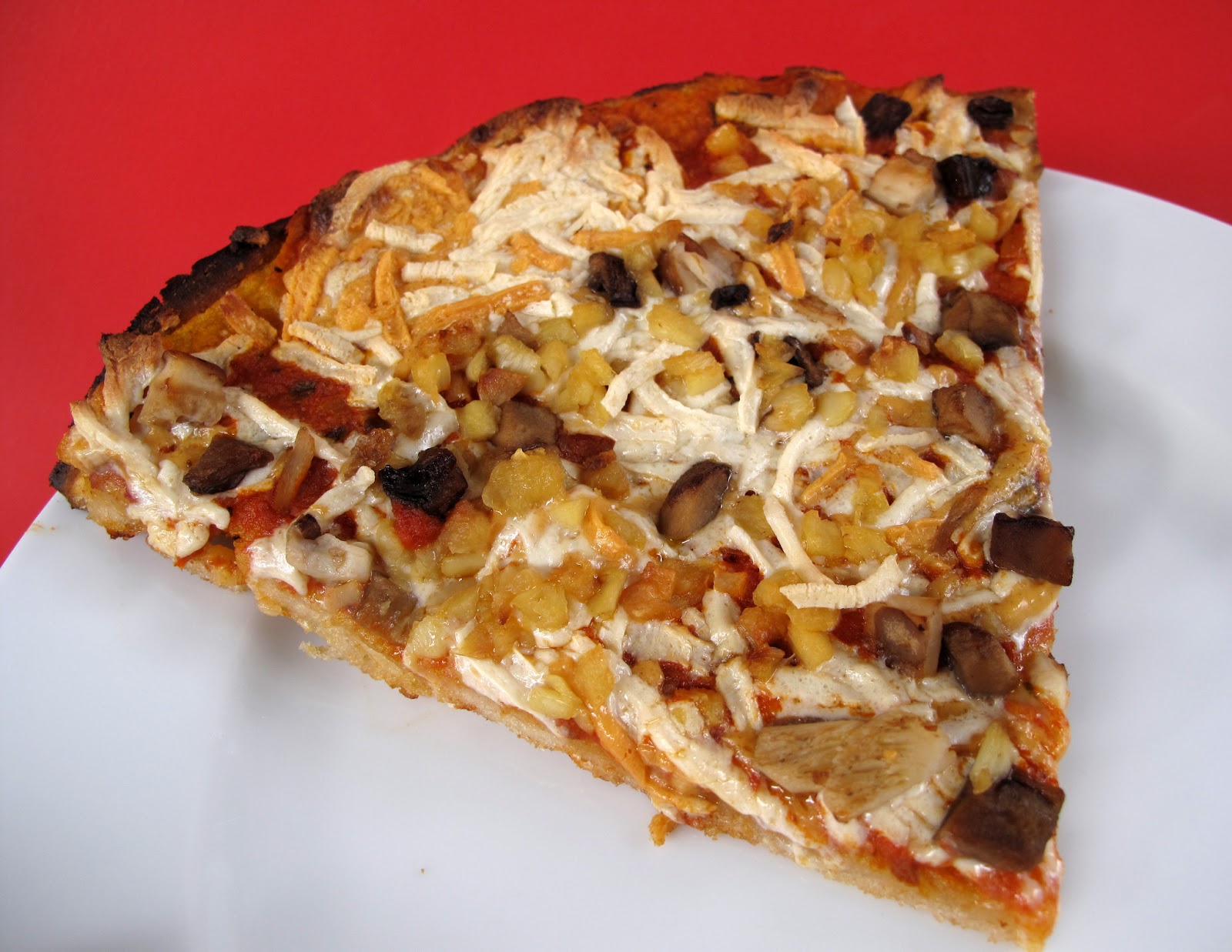 The Laziest Vegans in the World: Daiya Mushroom & Roasted Garlic Pizza