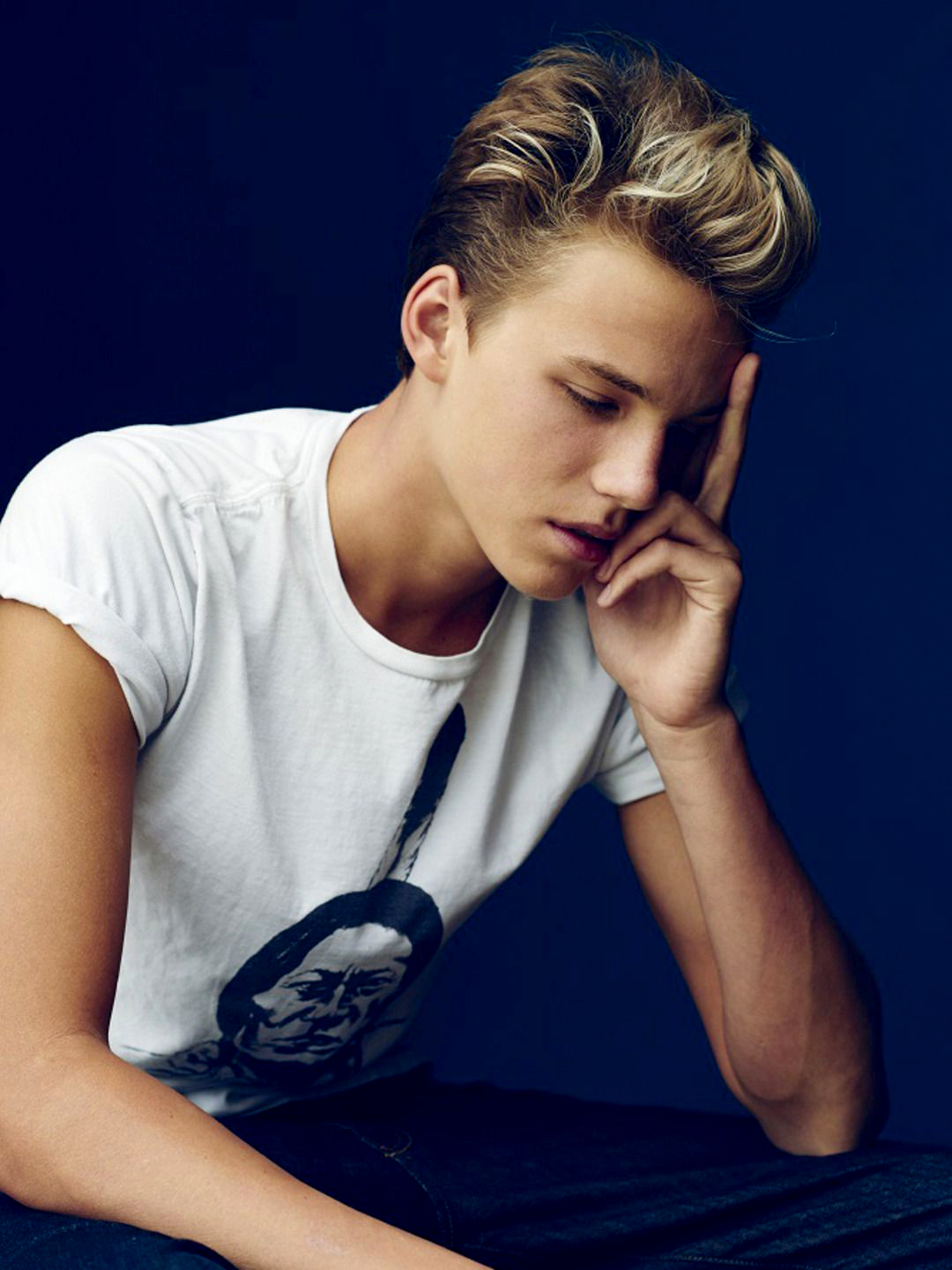 Sun Seekerz!: Model - Freddy Keith