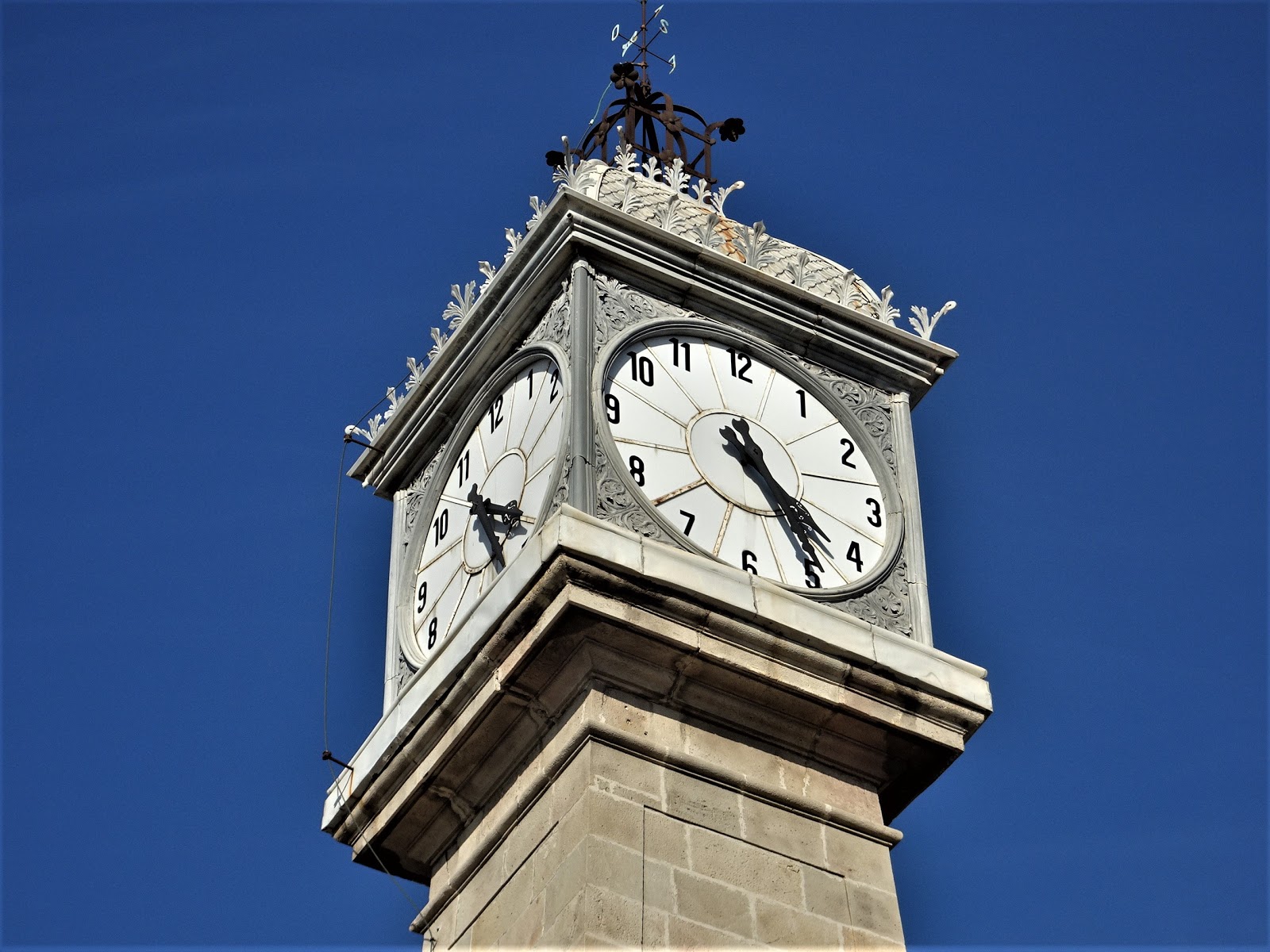 Redescubriendo Barcelona y más allá: 21/10/2017 Torre del Reloj ...
