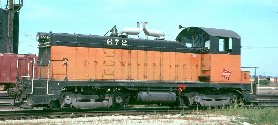 Eddie's Rail Fan Page: Milwaukee Road EMD N W 2 yard switcher # 672 ...