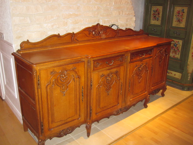 Chloe's Couture: French Script Buffet