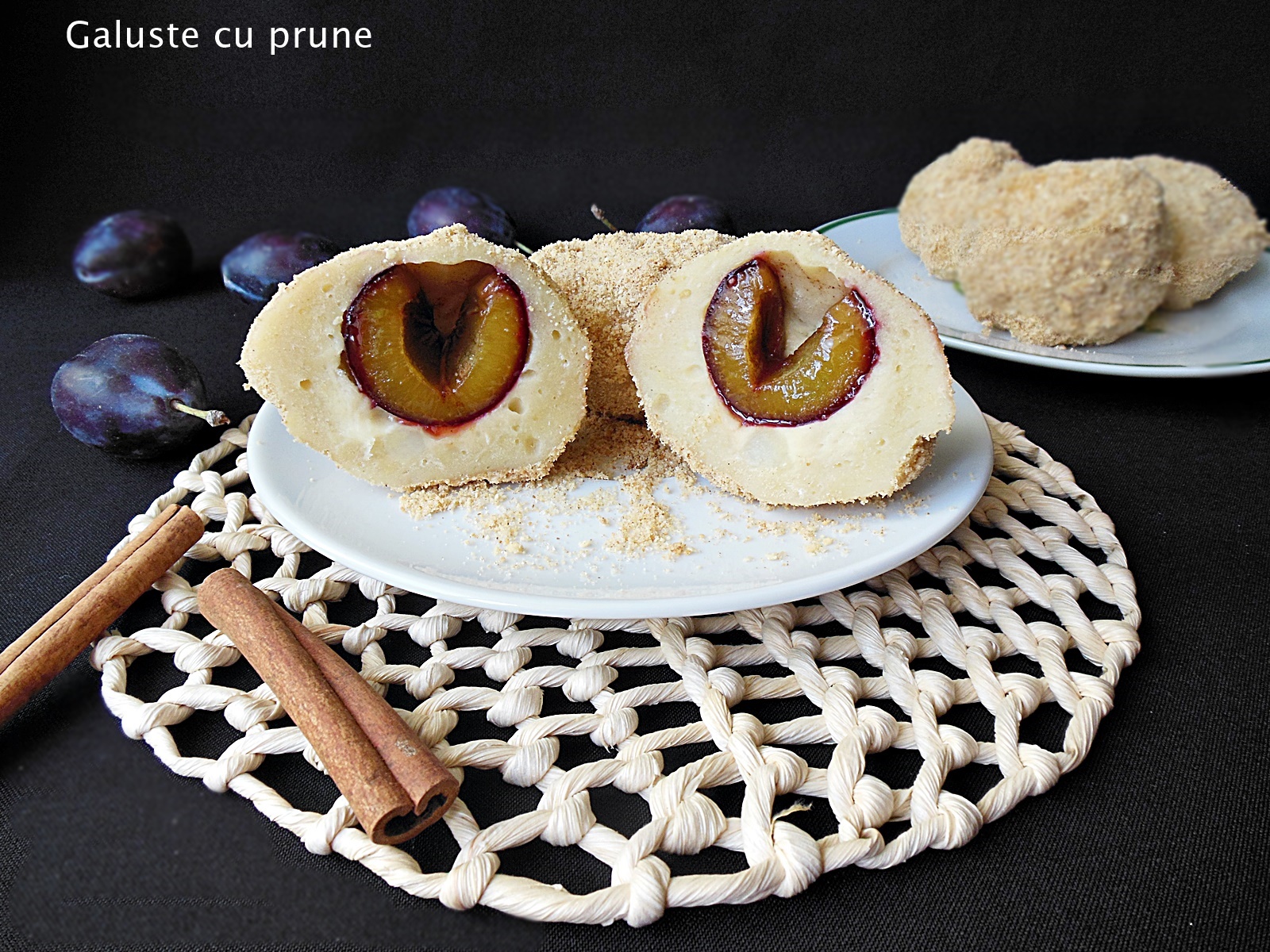 Rocsy in bucatarie: Galuste cu prune