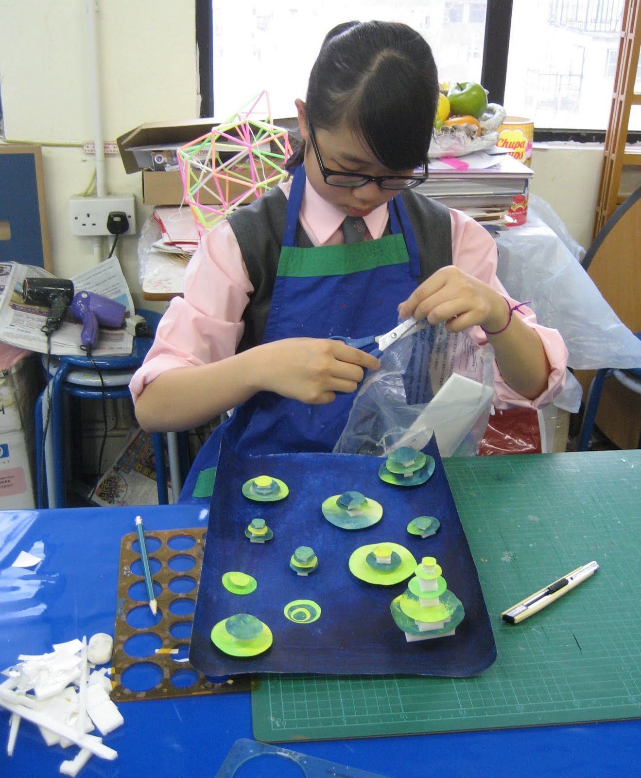 Visual art course for kids and adolecents: Regular visual arts classes