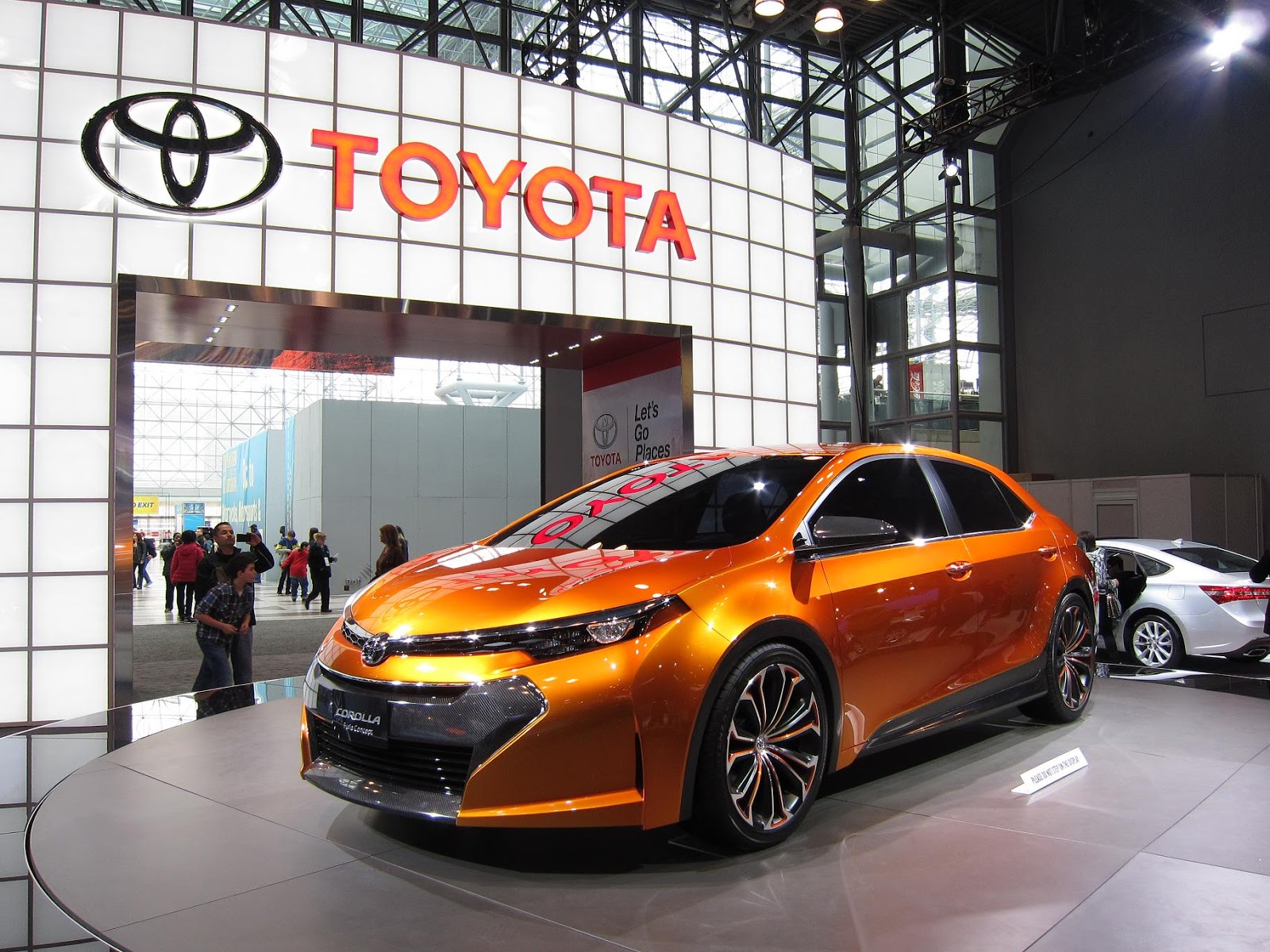 TeeDeb in New York: Cars, Cars, everywhere, but not one you can drive...