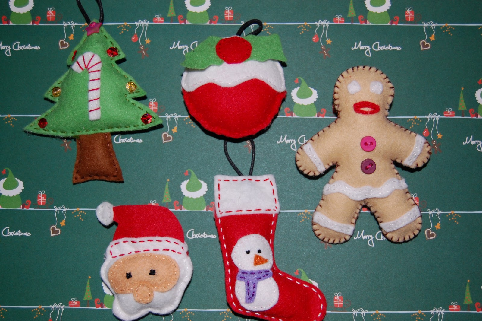 Parafernalias. Moda y abalorios: Taller de fieltro, adornos navideños