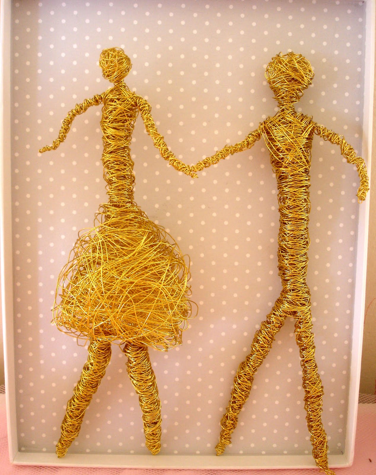 Art in love: ζευγαρι χερι χερι