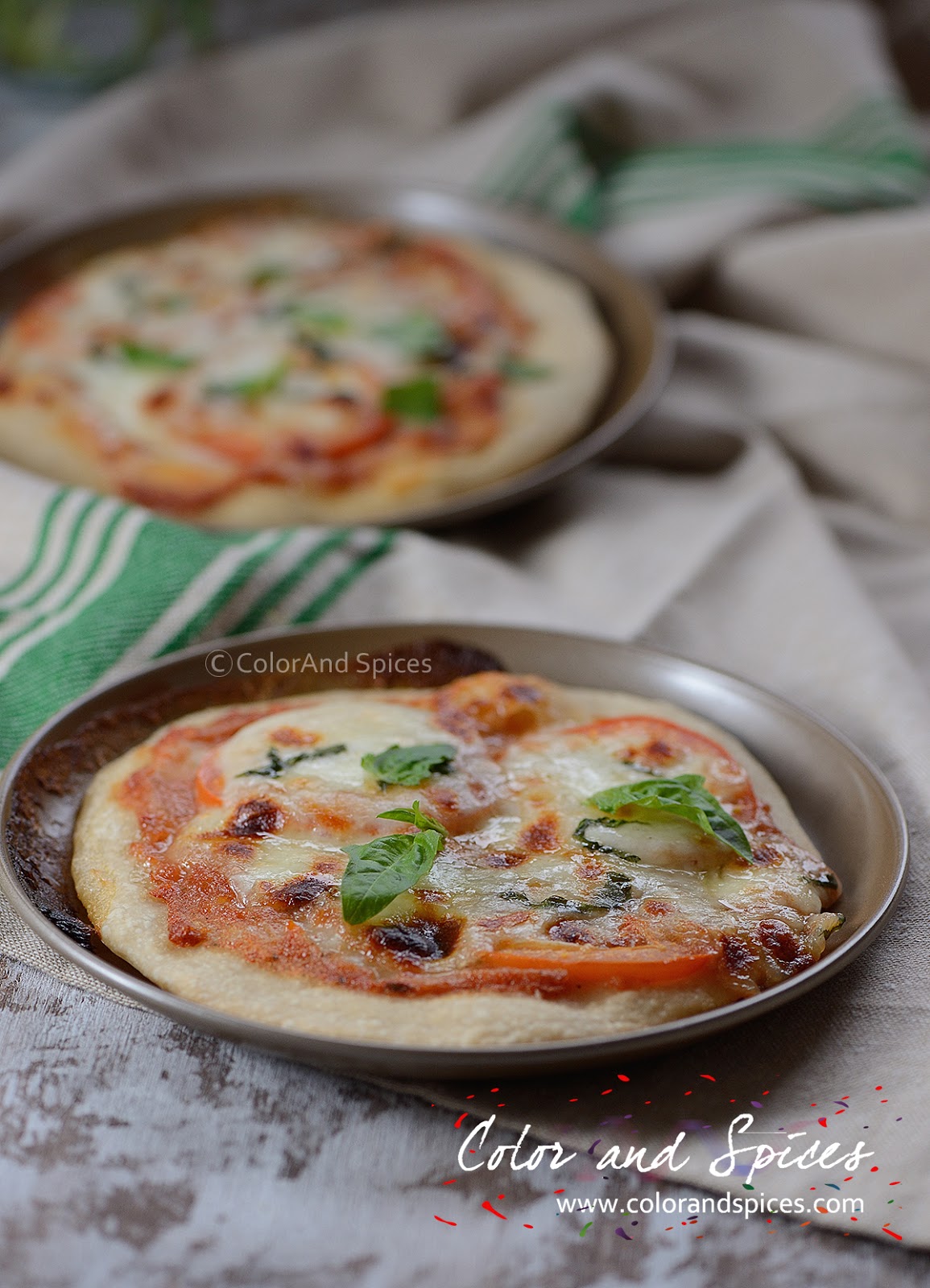 Color and Spices: Pizza margherita with no cook pizza sauce