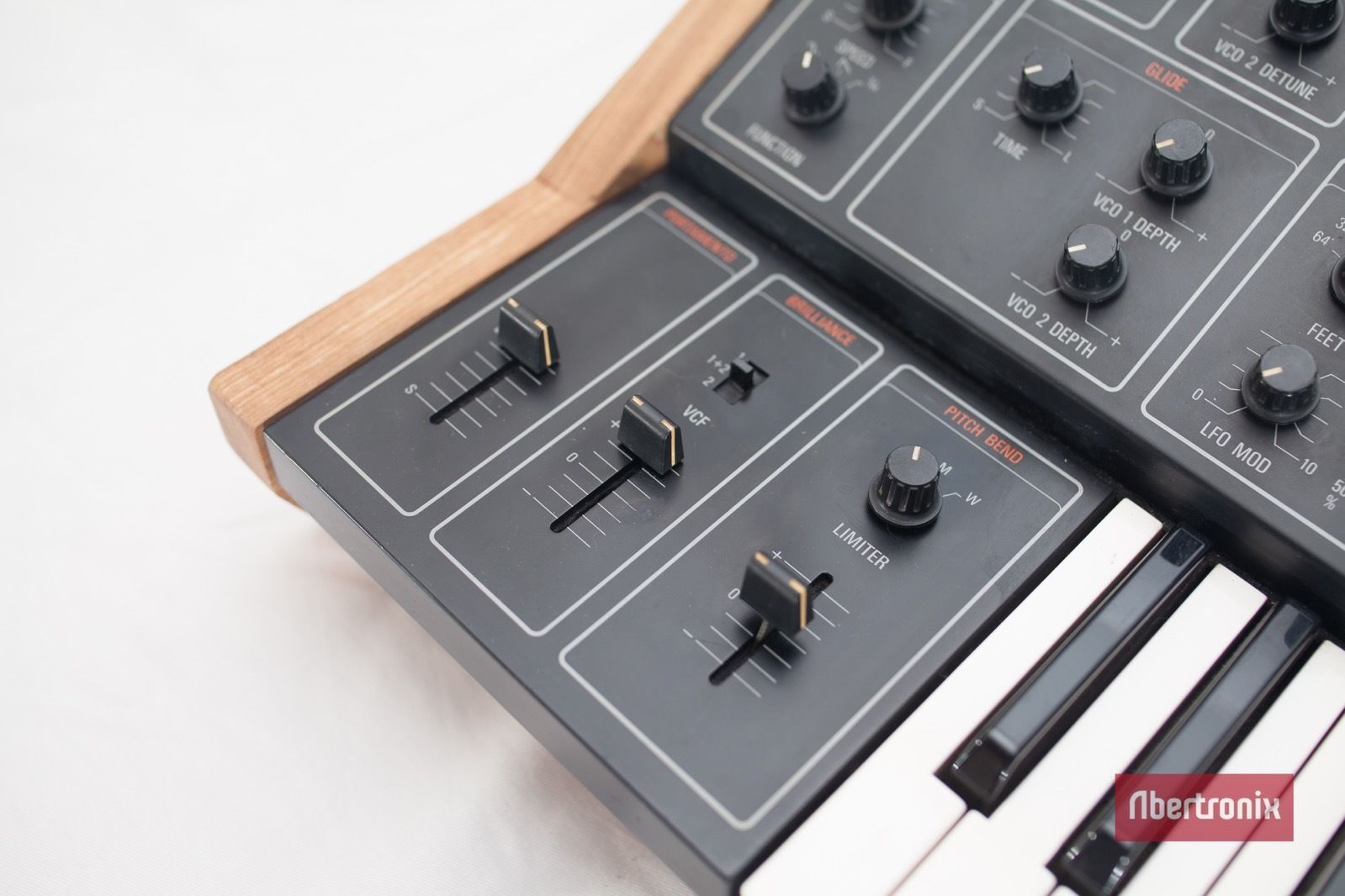 MATRIXSYNTH: YAMAHA CS-15 2 VCO Analog Synthesizer w/ Custom Wood Side ...