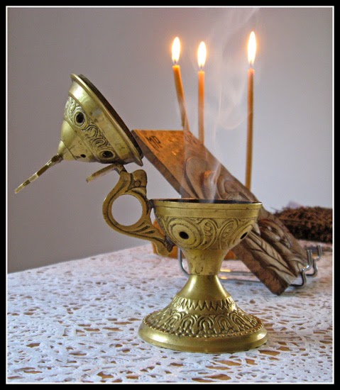 Η Σκέπη του Παππού "Αγιος Θεράπων": ΤΙ ΣΥΜΒΟΛΙΖΕΙ Η ΠΡΟΣΦΟΡΑ ΘΥΜΙΑΜΑΤΟΣ ...