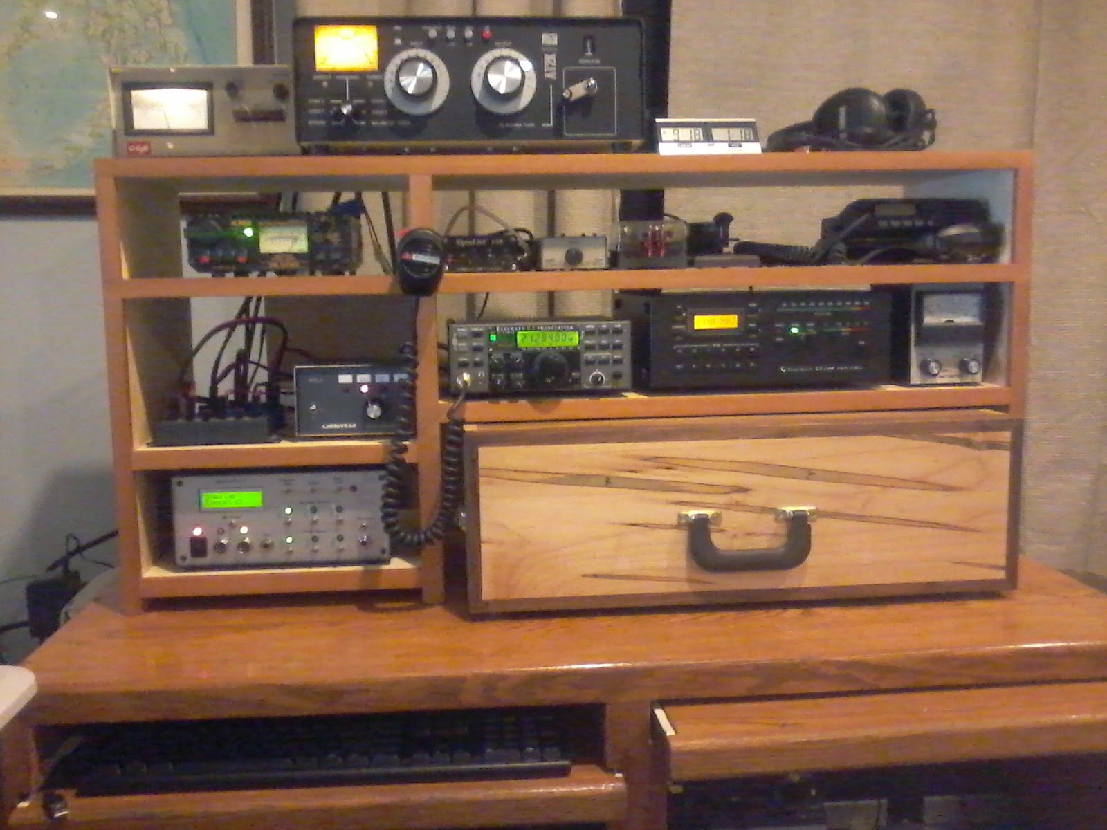 NY4G - Ham Radio, QRP and Summits On The Air: New Look for the Shack
