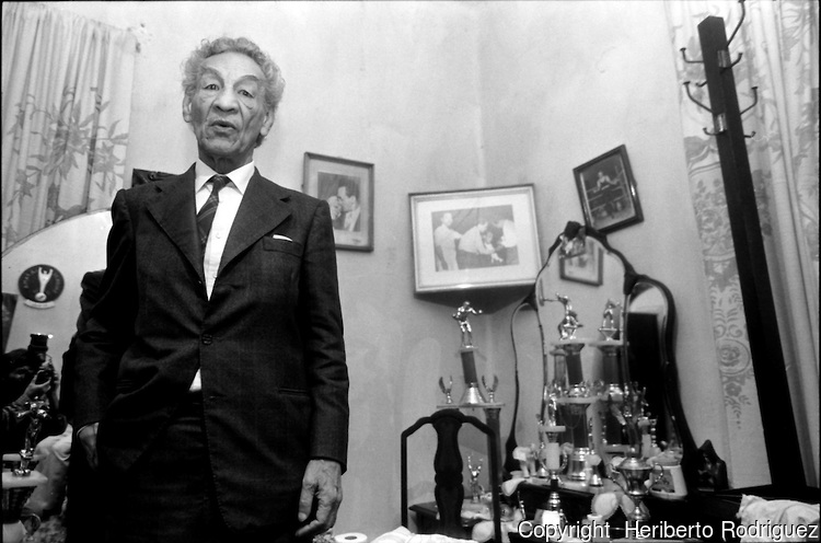 The Boxing Glove: Kid Azteca: The Mexican Champion That Punched His Way ...