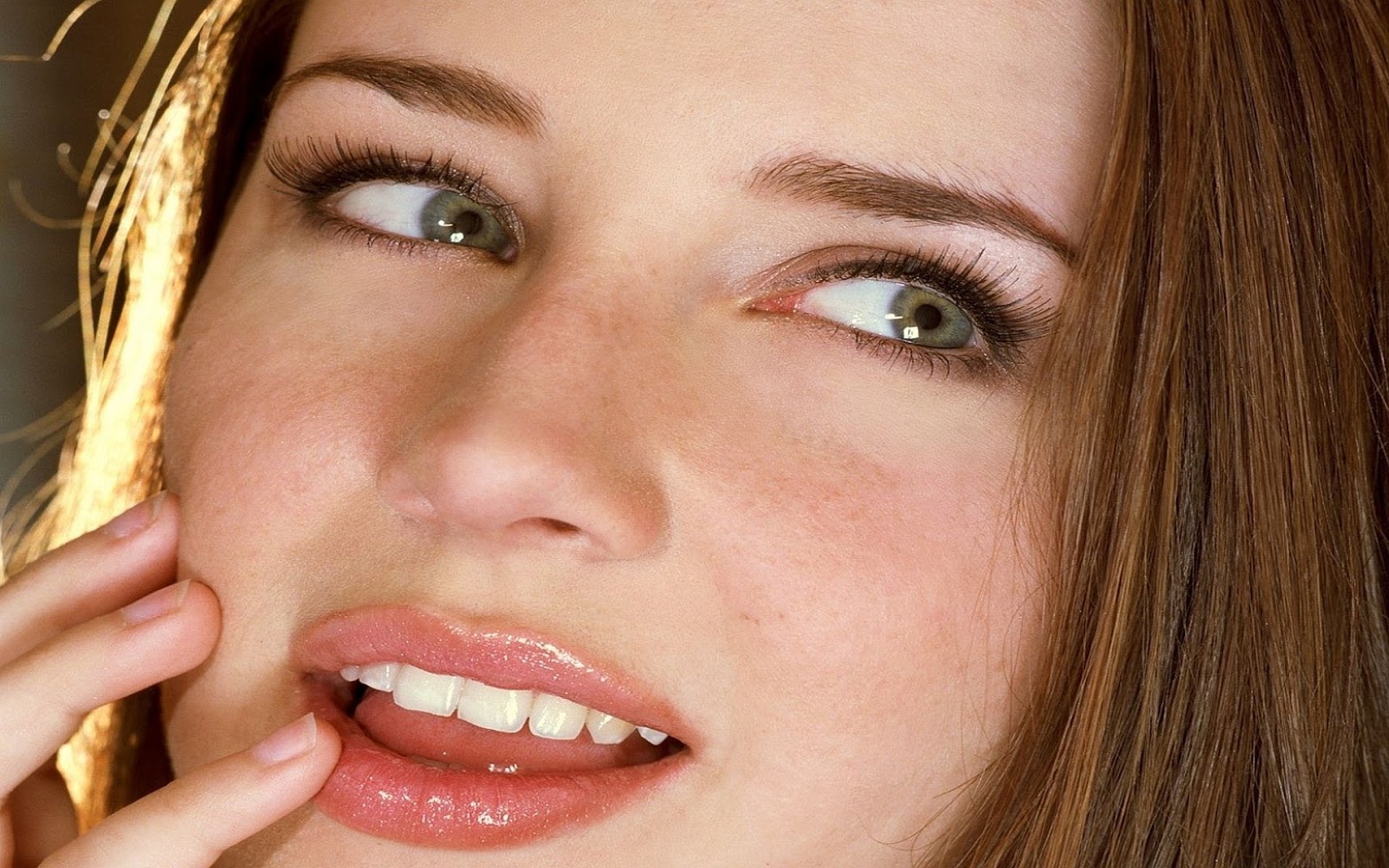 Erica Campbell Wallpaper