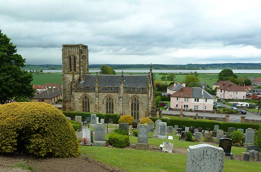 Alex and Bob`s Blue Sky Scotland: The Pineapple,Airth.