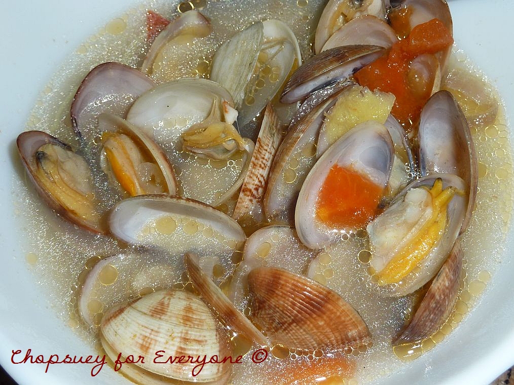 Chopsuey for Everyone: Halaan (Clam) Soup!