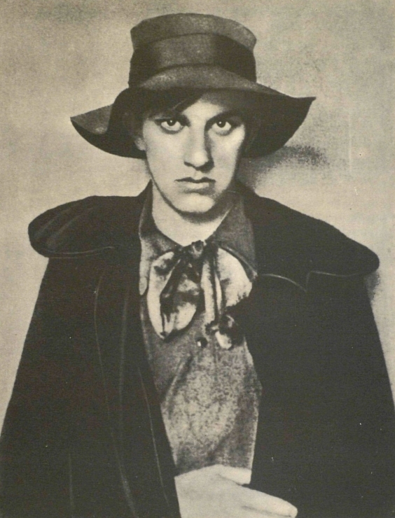 Eve & Tribu: Manifesto attitude: Vladimir Maïakovski en 10 photos