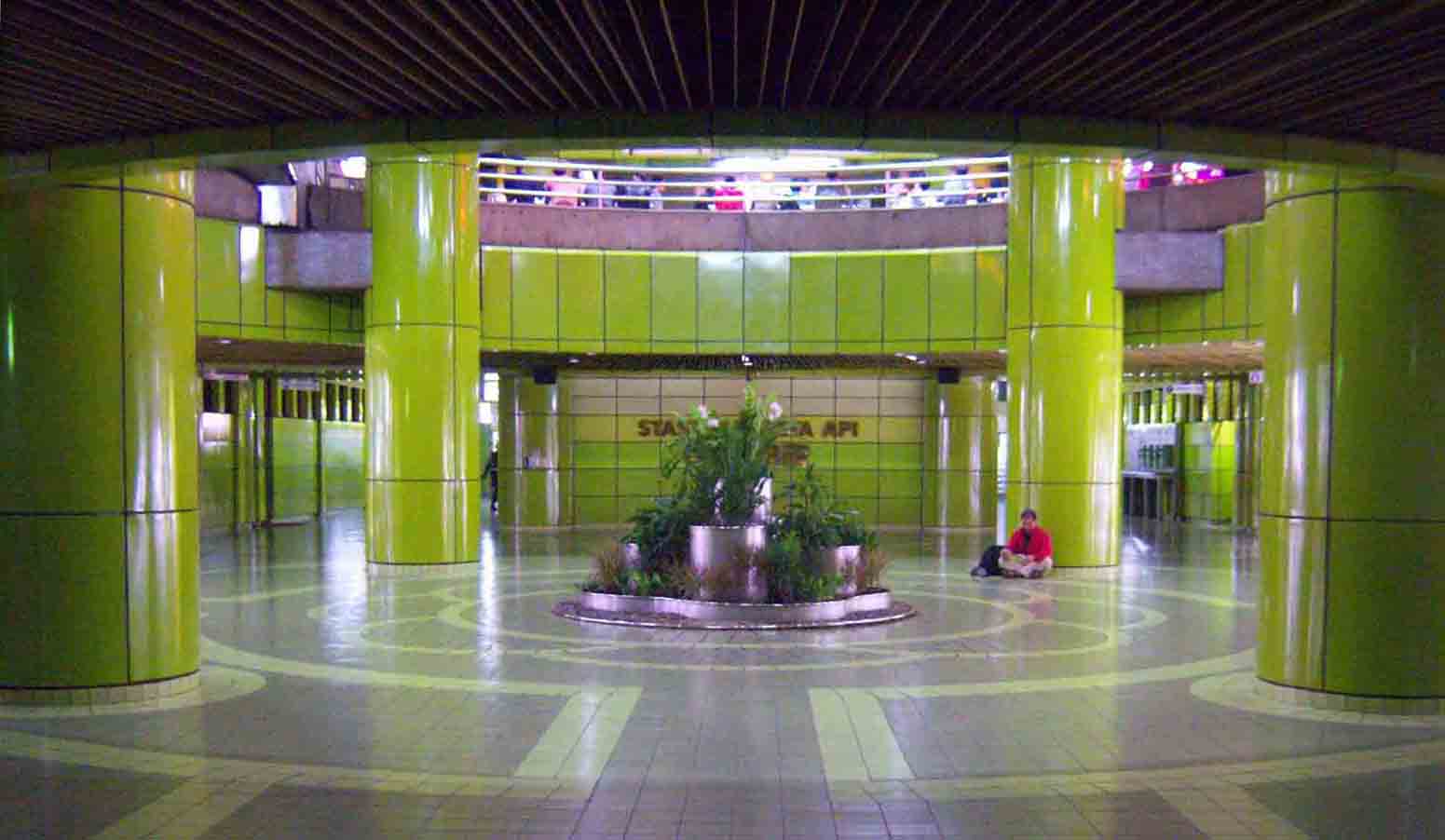 Stasiun Gambir ~ Indonesia's Railway