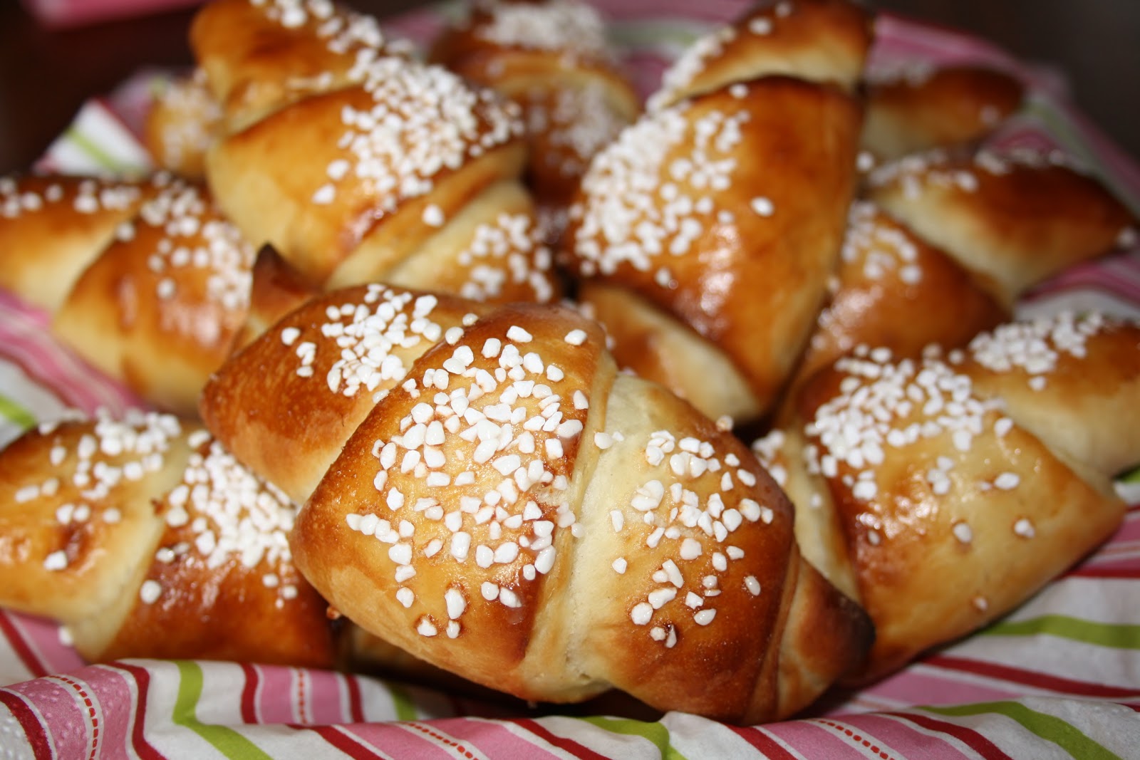 Smått & gott: Gifflar med nougat och hasselnötsfyllning