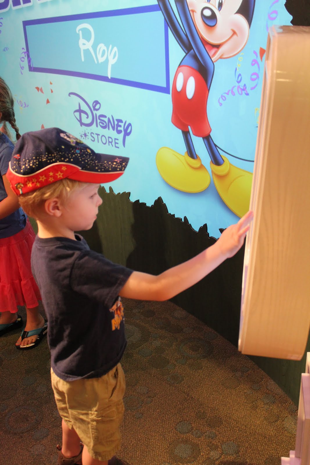 New Interactive Disney Store Opens in AZ - Mom Endeavors