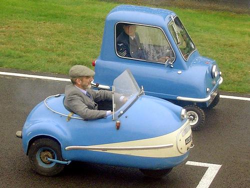 BRÜTSCH MOPETTA, EL COCHE MÁS PEQUEÑO HASTA LA LLEGADA DEL PEEL 50