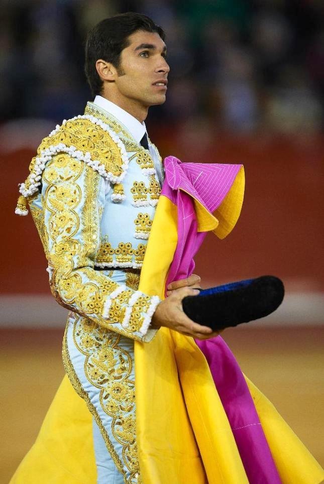 More Things Than Are Dreamt Of: HOT BULLFIGHTERS : THE COSTUMES THE ...