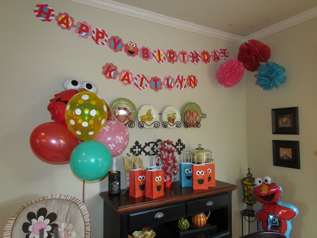 Momma Sew Crafty: Elmo Birthday Party {The Crafty Side}