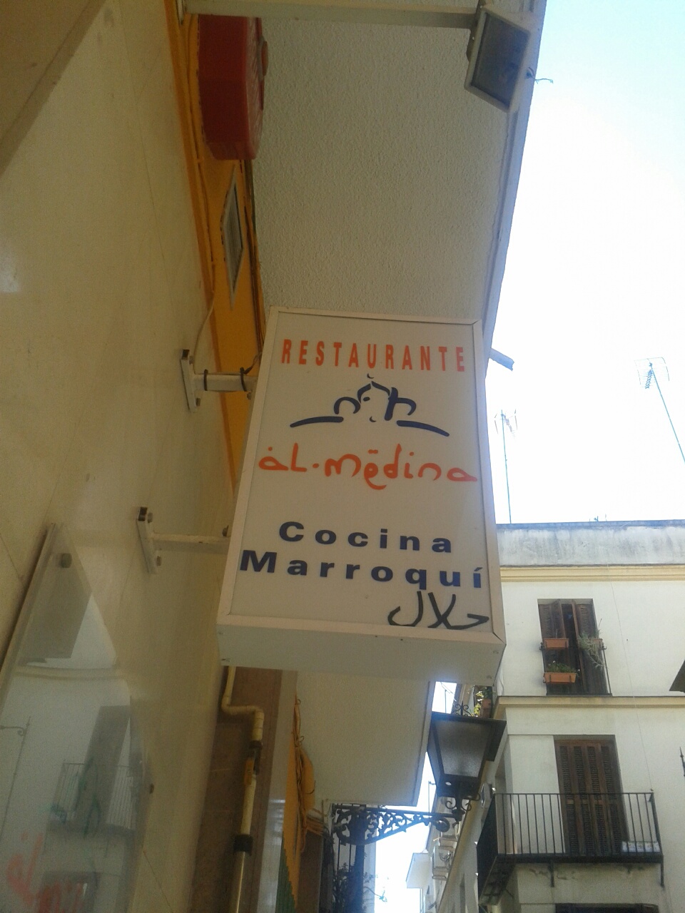 Restaurante marroquí Al-Medina | El Tapeador || Ir de tapas por Sevilla