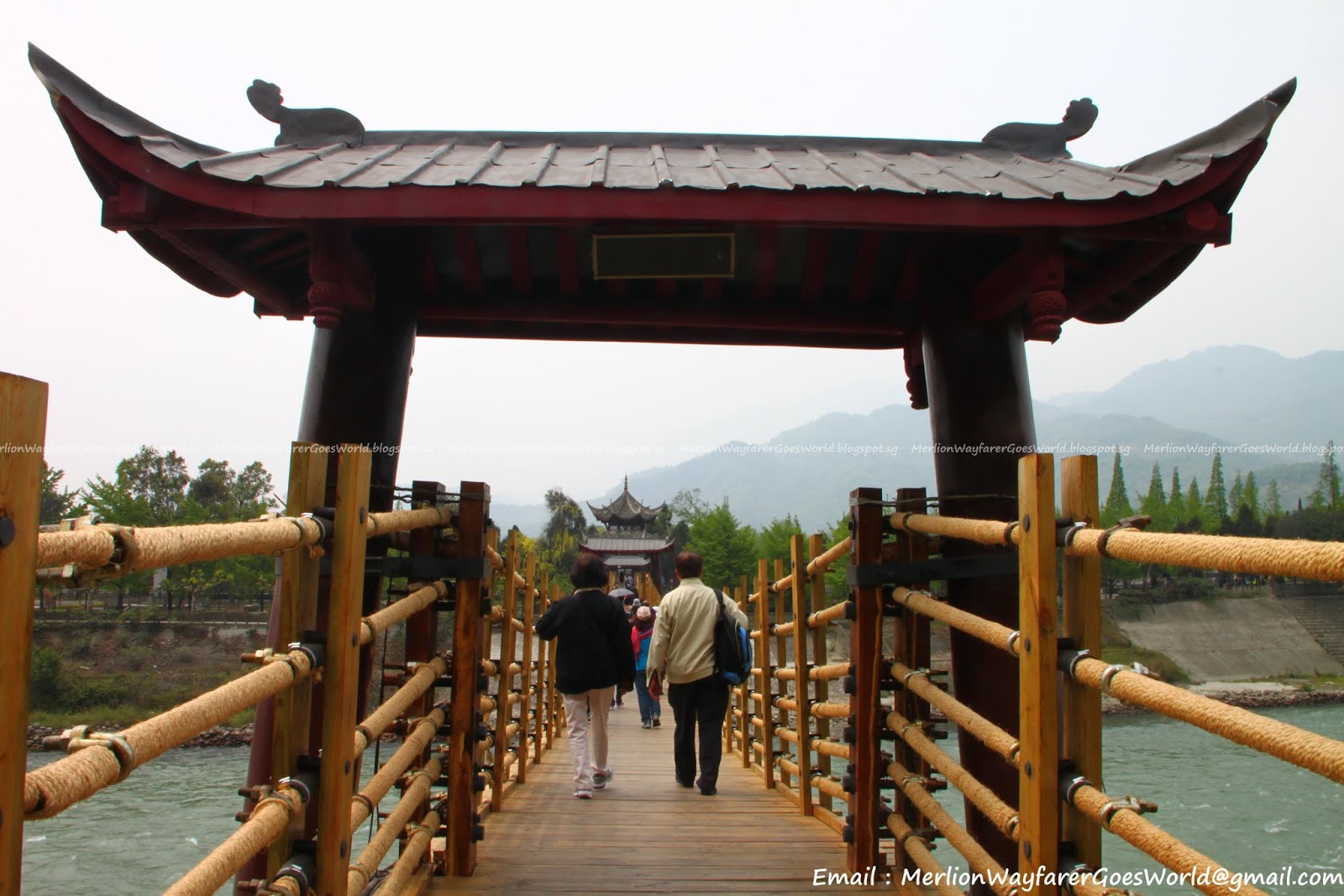Dujiangyan - Anlan Cable Bridge ~ Merlion Wayfarer Goes World