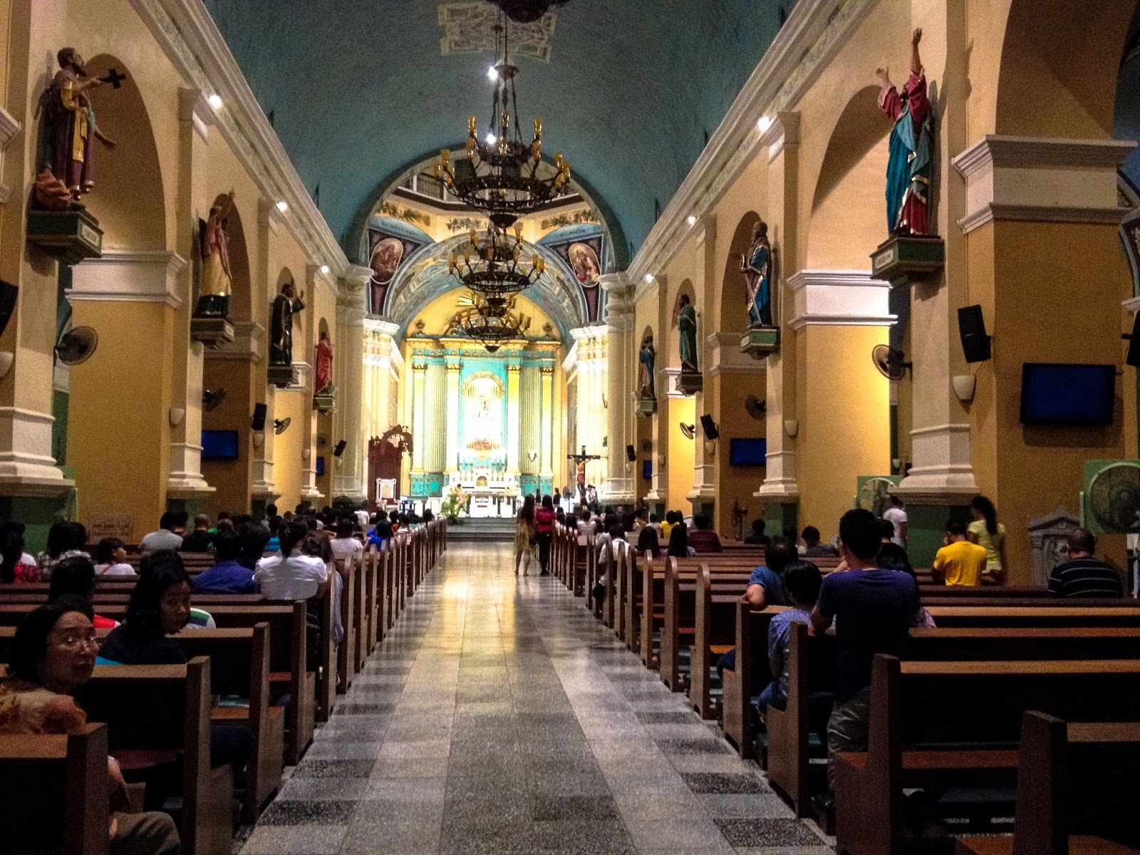 KATEDRAL SANG JARO and BELFRY (Jaro Cathedral) - Laag ni LoyLoy