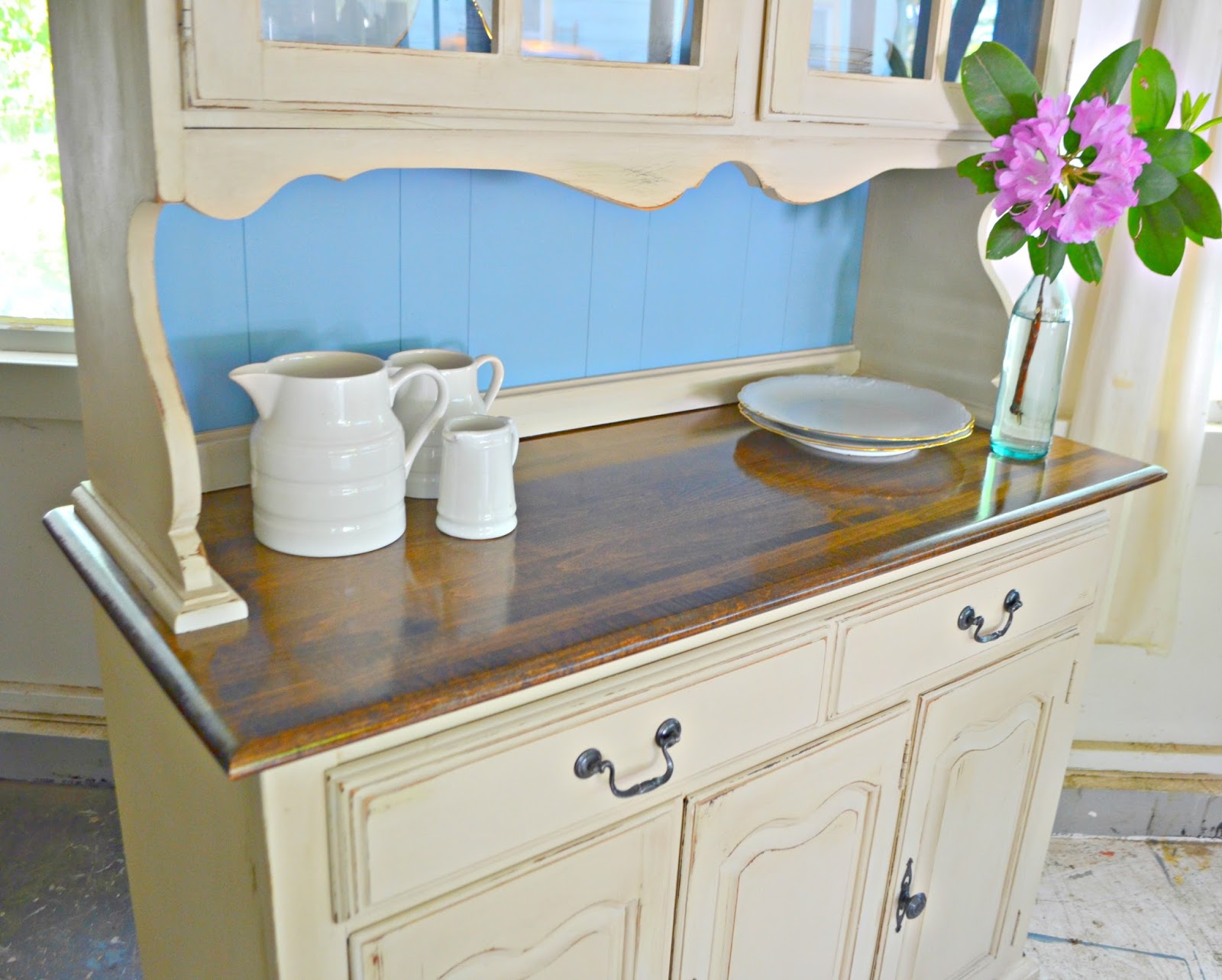 Heir and Space: A Vintage Maple Hutch in Ivory and Blue