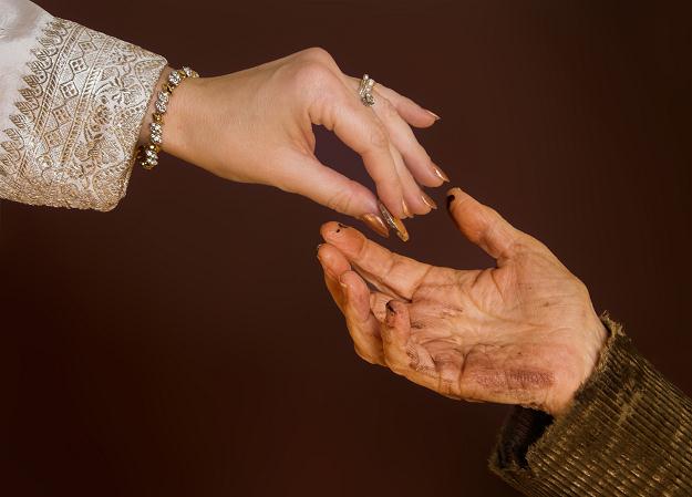 La Santidad como tarea.: LA LIMOSNA