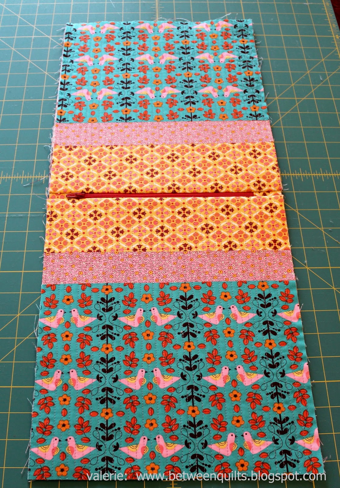 Between Quilts: Tutorial: Tablet Carrying Case