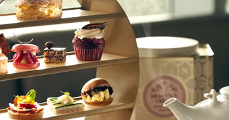 Paint the Skies with Stars: Fancy Lolita Tea Time - Ritz Carlton