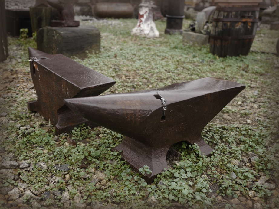 Here's an interesting anvil wish I had it! - Anvils, Swage Blocks, and ...