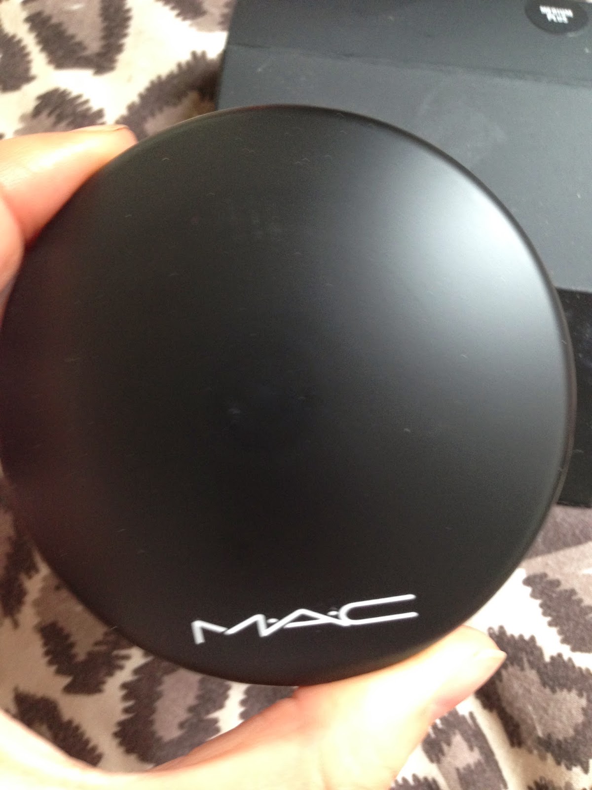 Laura Loves: Mac powder review