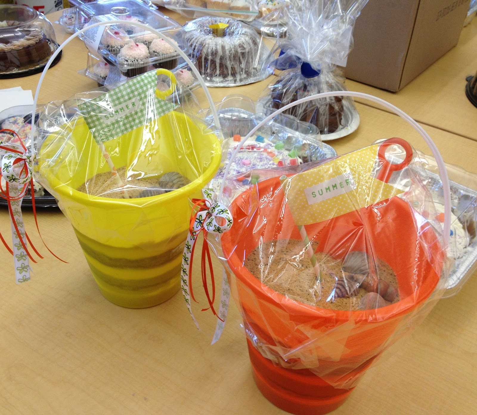 The Sweetest Summer Cake ~ Beach Bucket Cake Tutorial