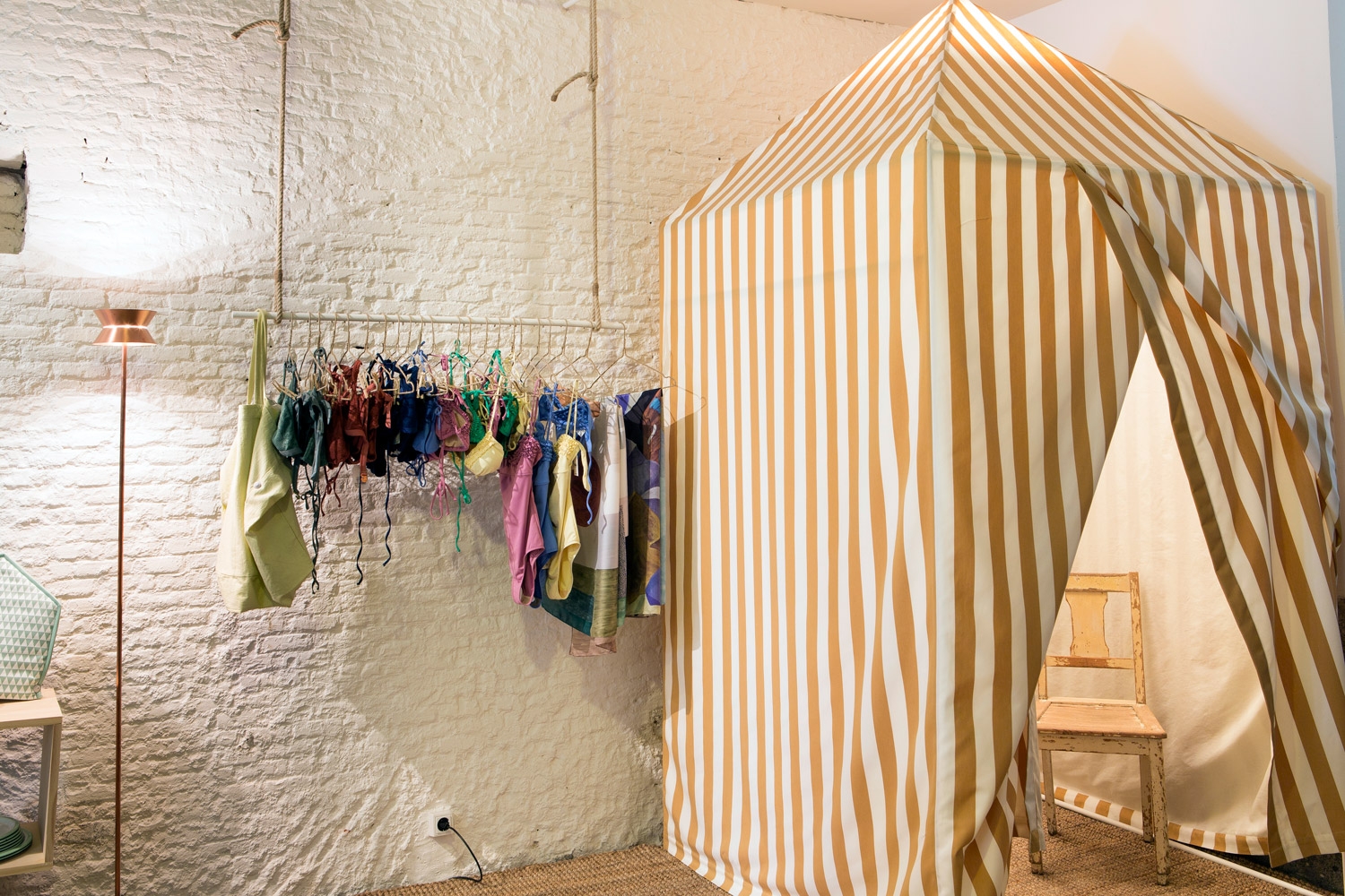 Probador tienda campaña | Probadores de ropa, Venta de ropa, Muebles ...