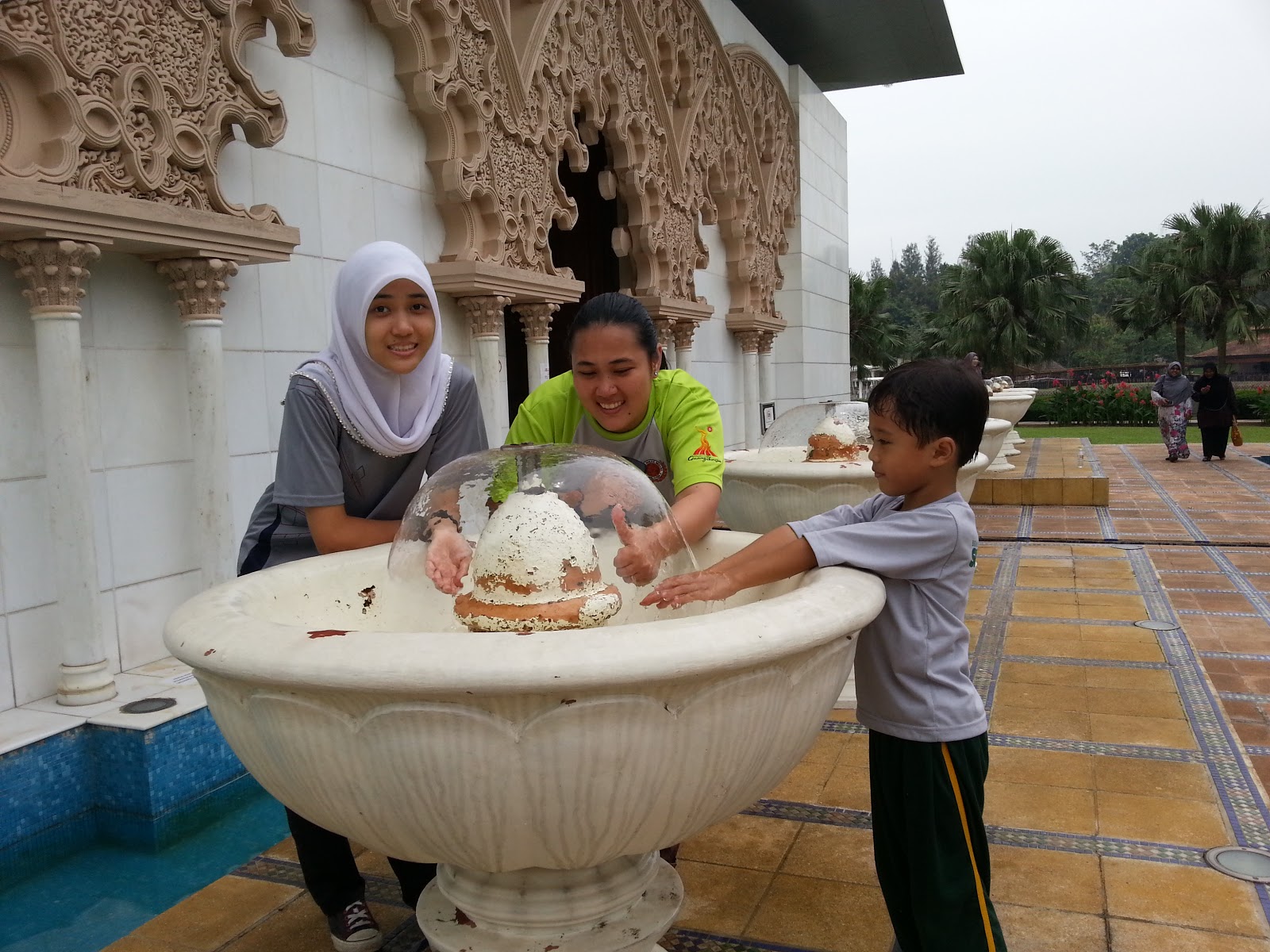 HITAM PUTIH: Balai kesenian Morocco, Purtajaya