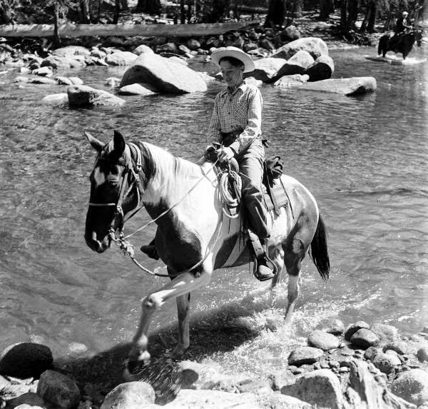 Vintage Pictures Documenting American Campers from the 1940s ~ Vintage ...
