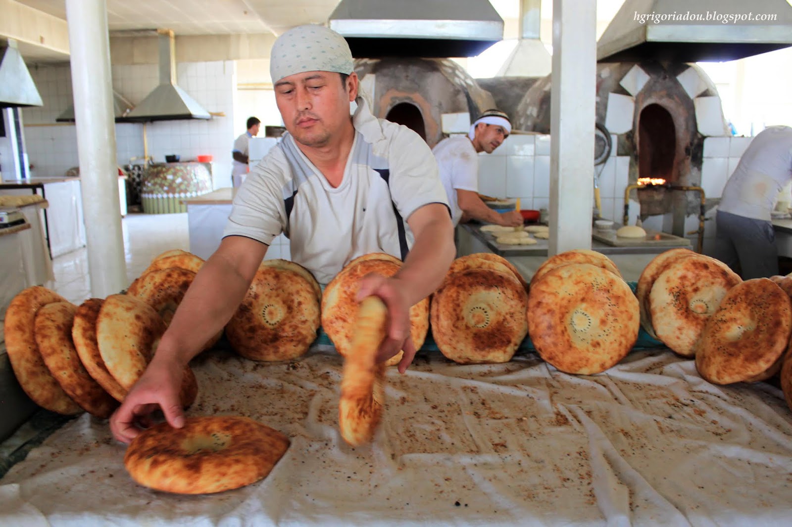 Eleni Grigoriadou : Uzbek “non”: the art of traditional, baking bread