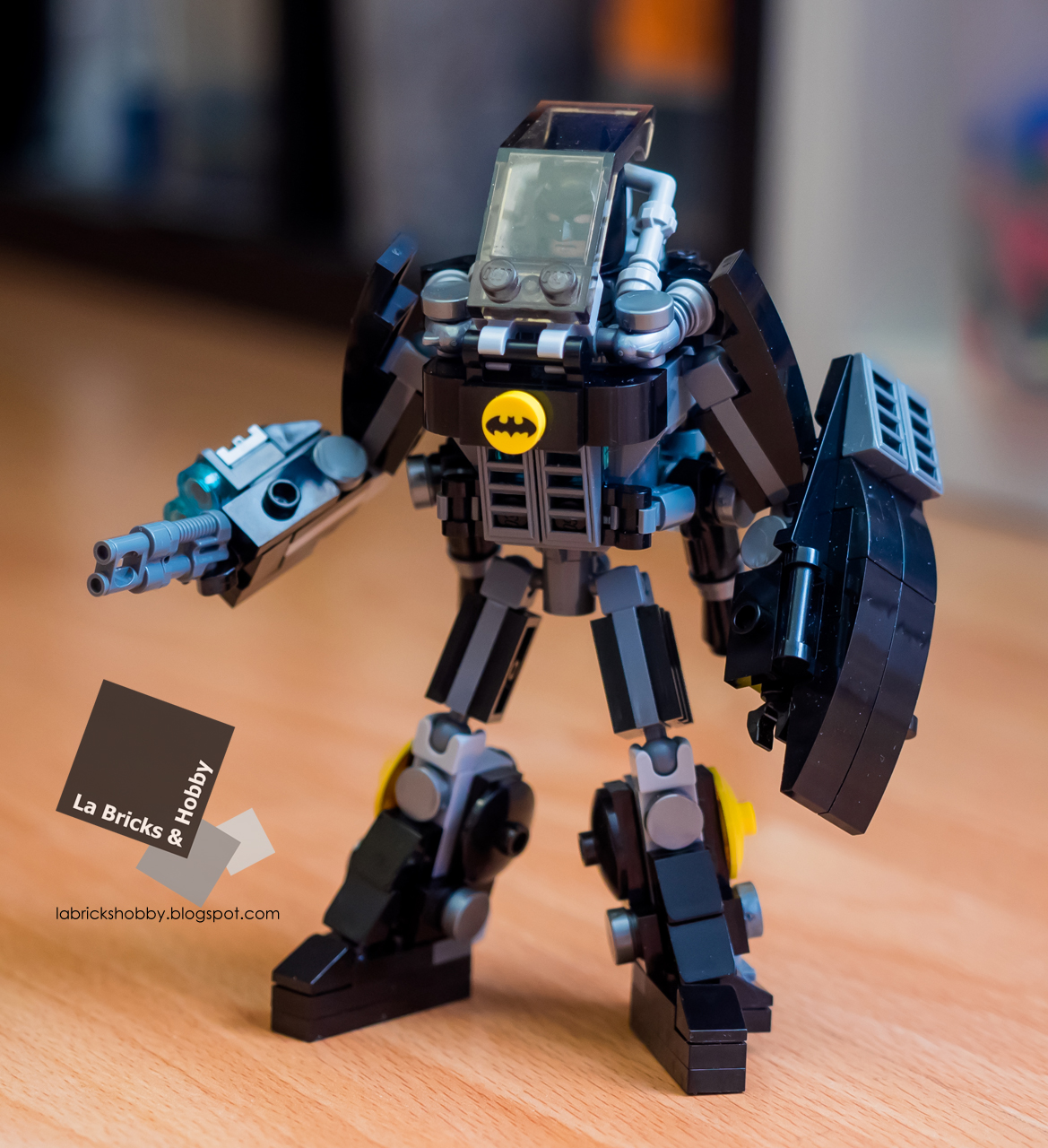 La Bricks & Hobby: Batman's Armor MOC
