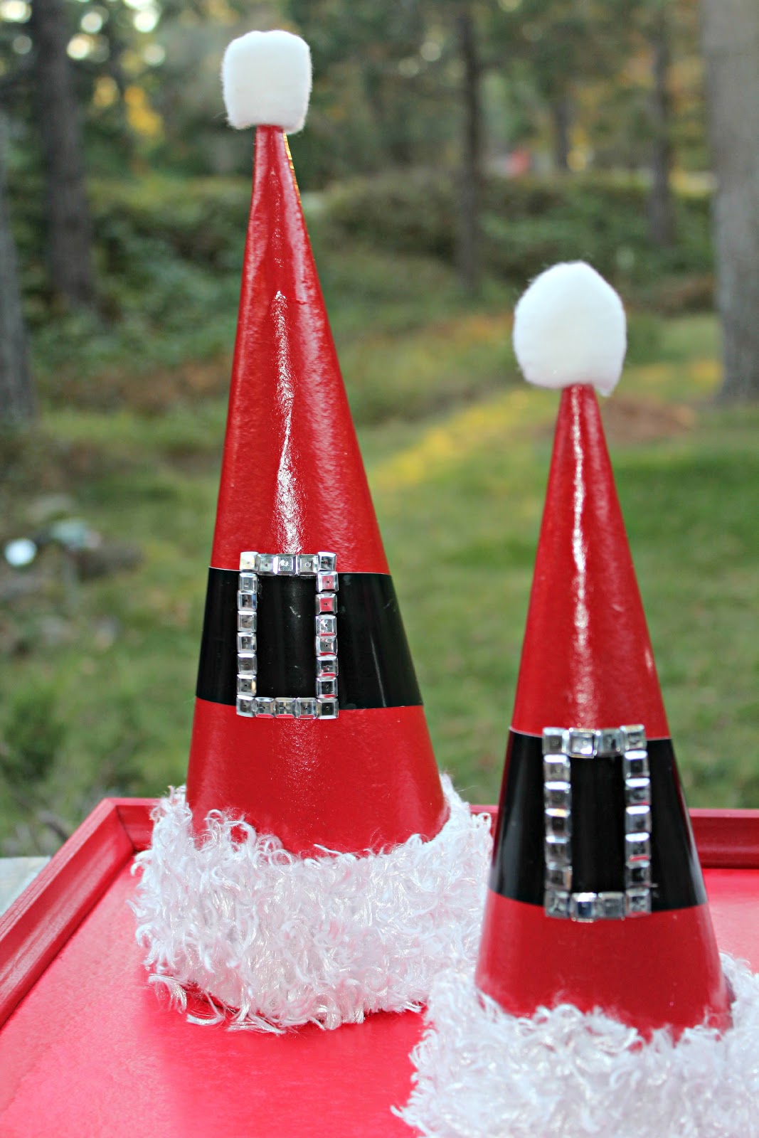 Deanne's Crafting Adventures: "Santa" Cones