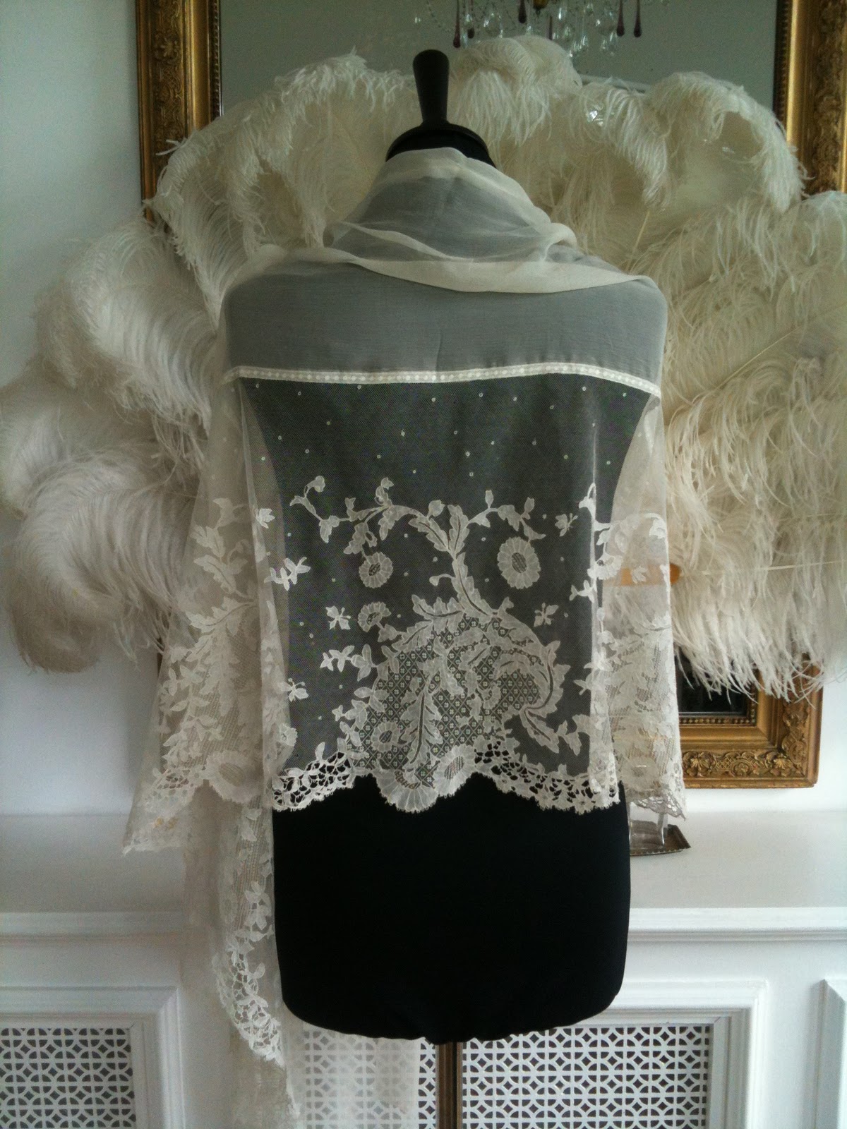 Rosemary Cathcart Antique Lace and Vintage Fashion: Antique Lace Shawls ...