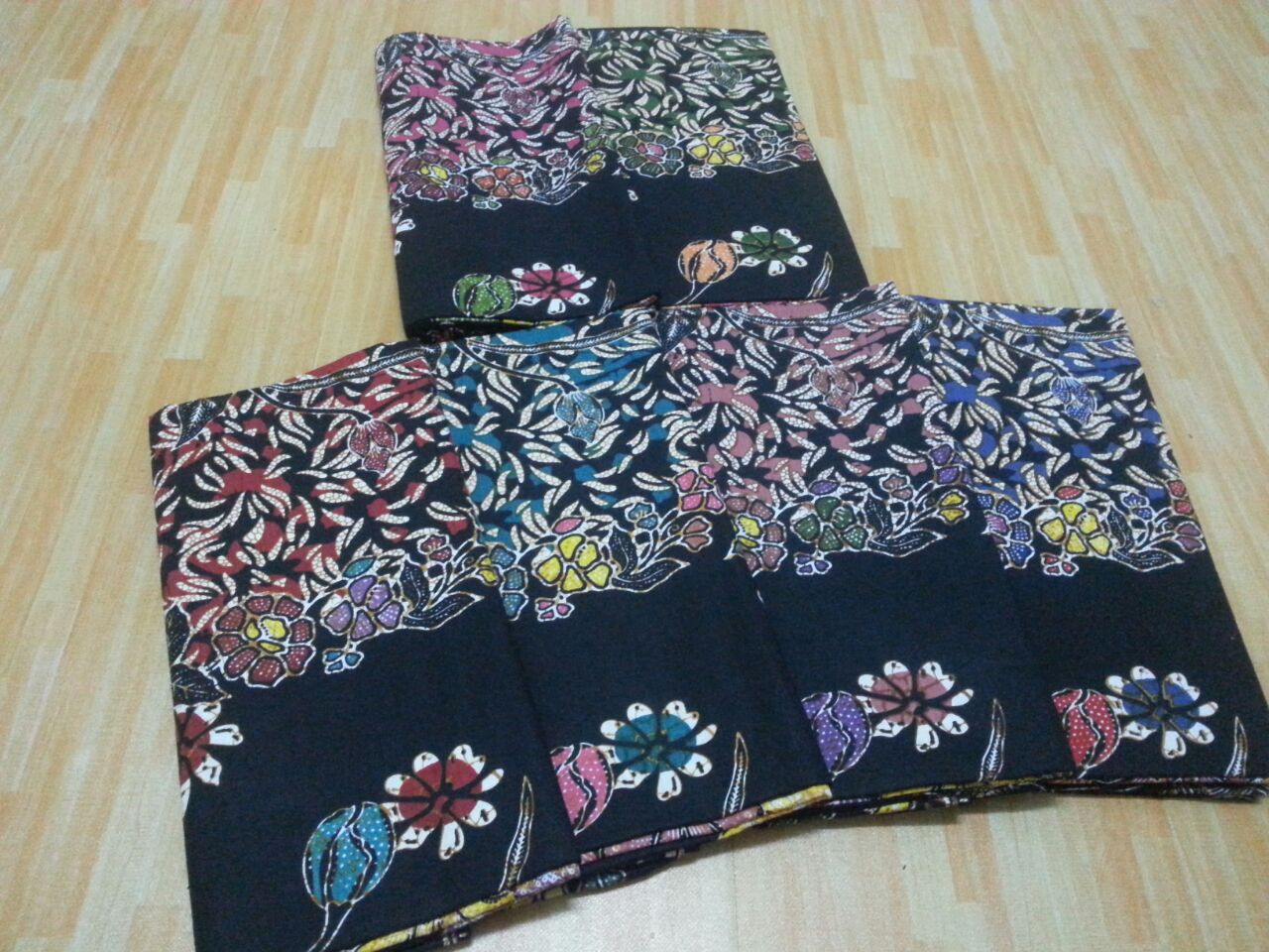 Kain Telekung dan Batik Terengganu / Kelantan