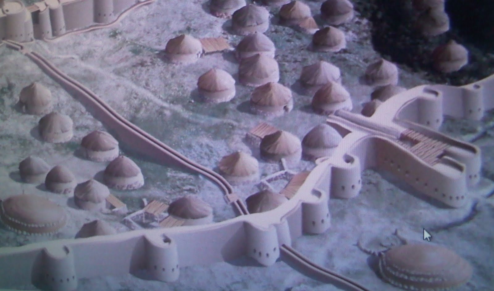 LA MIRADA ACTUAL: LOS MILLARES Murallas, puerta barbacana, chozas y acequia